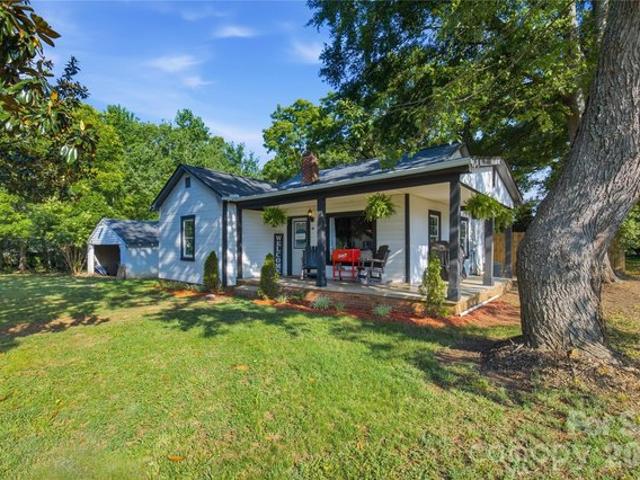 126 Phillips Dr, Forest City, NC 28043