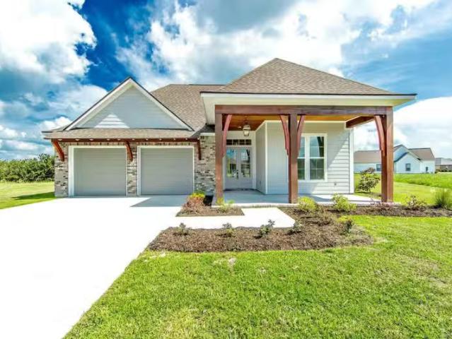 126 PLEASANT RIDGE CT, HOUMA, LA 70364 Single Family Residence.