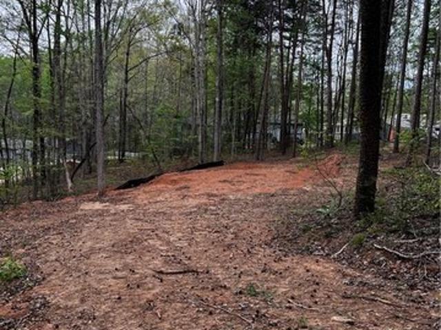 126 Quail Hollow Cir, Westminster, SC 29693