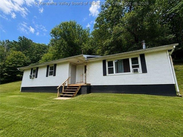 126 Rocky Hollow Rd, Charleston, WV 25320