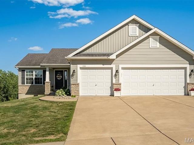 126 Riverdale Woods Cir, O'Fallon, MO 63366