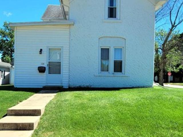 126 W Walnut St, Flora, IN 46929