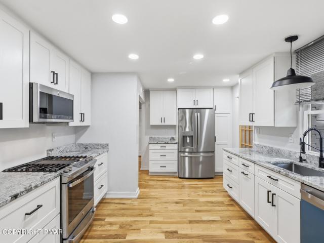 126 W West View Circle
