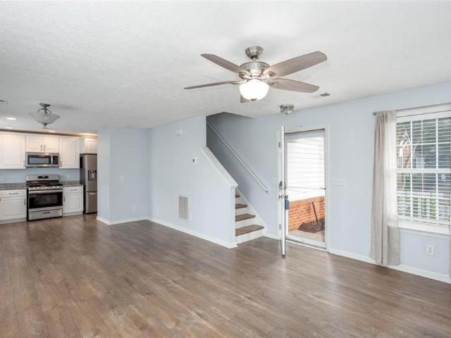 126 W Oaks Place