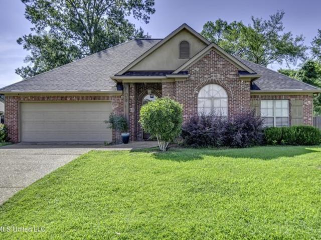 126 W Pinebrook Dr, Brandon, MS 39047