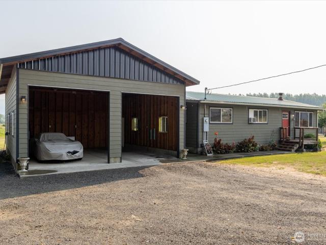 126 W Sunny Sands