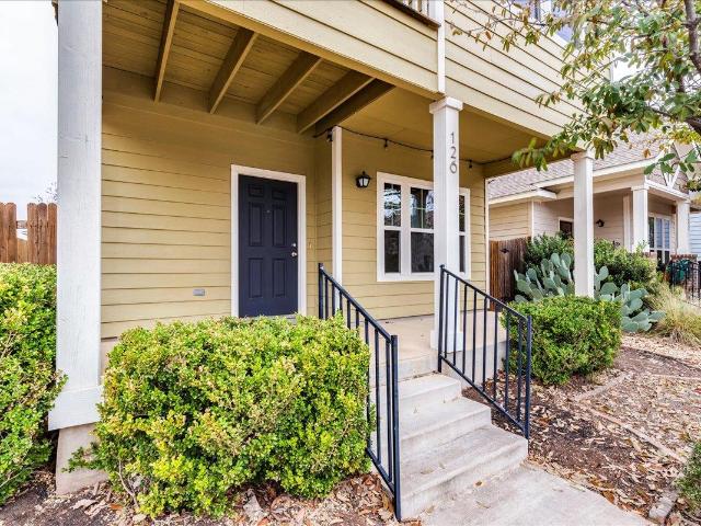 126 Wainscot Oak Way