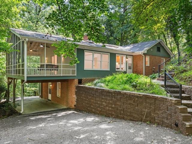 126 Weaver Rd, Chapel Hill, NC 27514