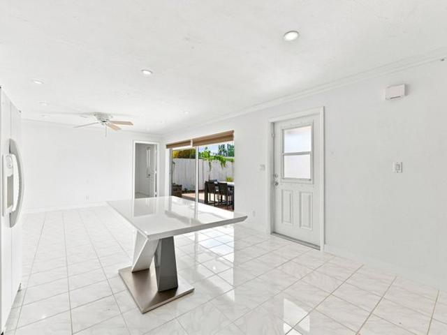 126 West Ct, Royal Palm Beach, FL 33411