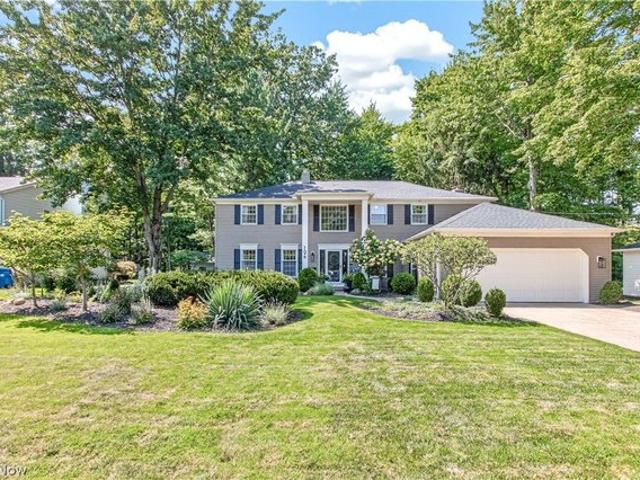 126 Westchester Dr, Amherst, OH 44001