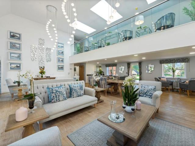 126 Westhall Road, Warlingham CR6 2 bed retirement property to rent £3,000 pcm £692 pw
