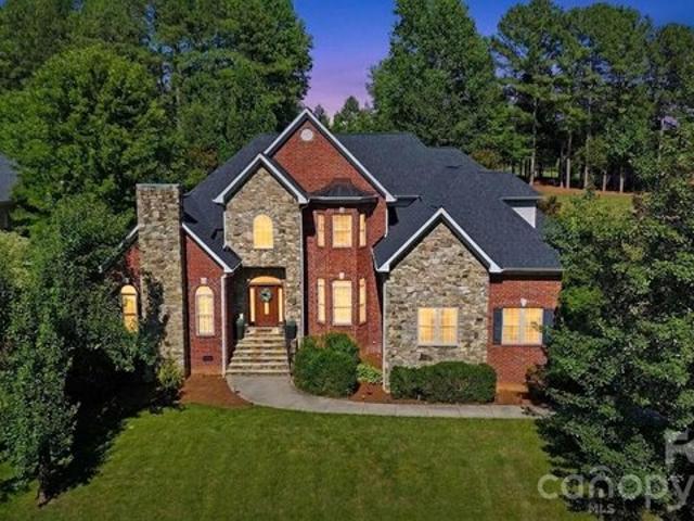 126 Whispering Cove Ct, Mooresville, NC 28117