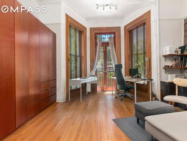 126 Willoughby Ave #PARLOR, New York, NY 11205