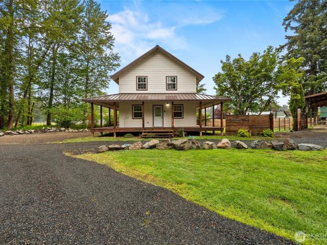 126 Tahoma Street W