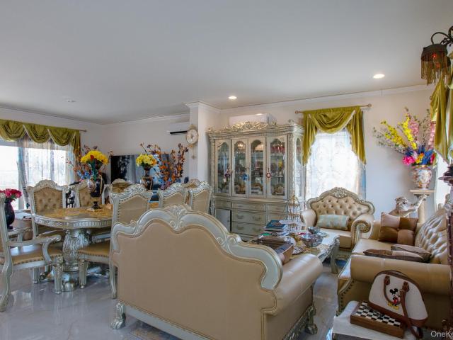126 Trafalgar Drive