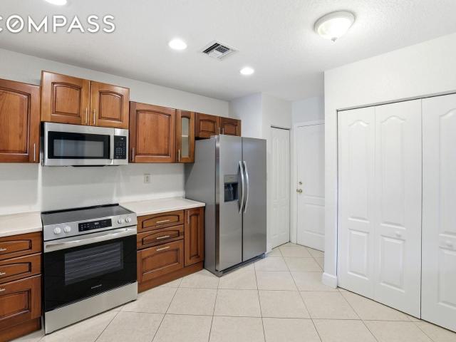 12740 Westhampton Cir, Wellington, FL