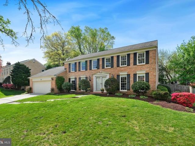 12740 Lincolnshire Dr, Potomac, MD 20854