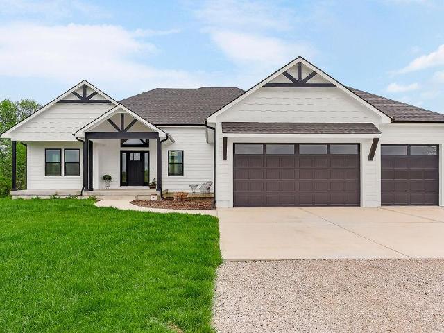12749 NE Cherokee Drive