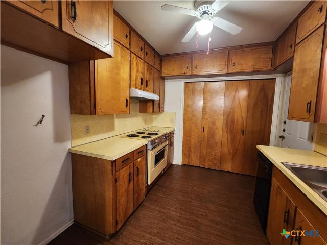 1274 Hillcrest Drive