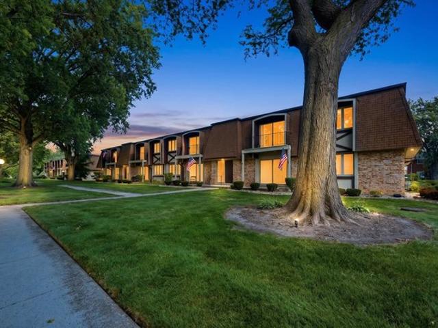 12750 Carriage Ln Unit A1, Crestwood, IL 60418
