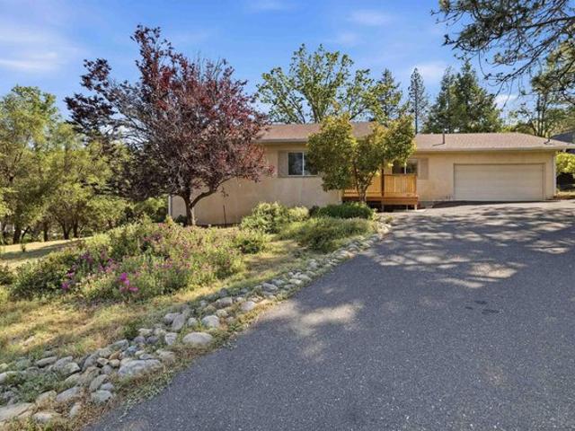 12751 Cresthaven Dr, Groveland, CA 95321