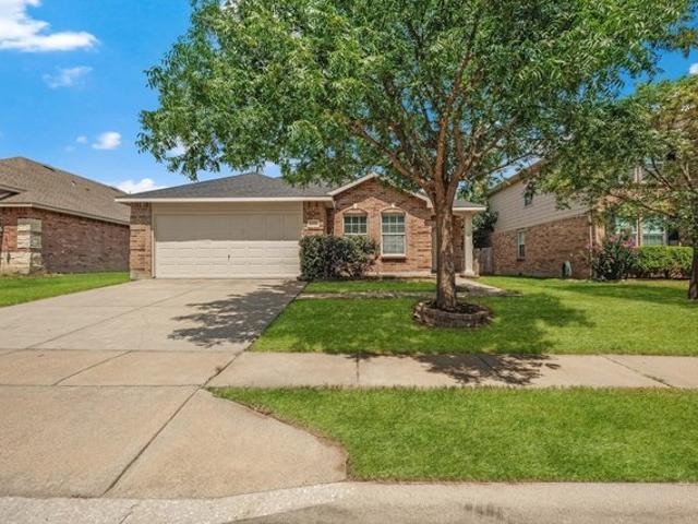 12752 Pricklybranch Dr, Fort Worth, TX 76244