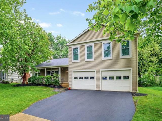 12755 Flat Meadow Ln, Herndon, VA 20171