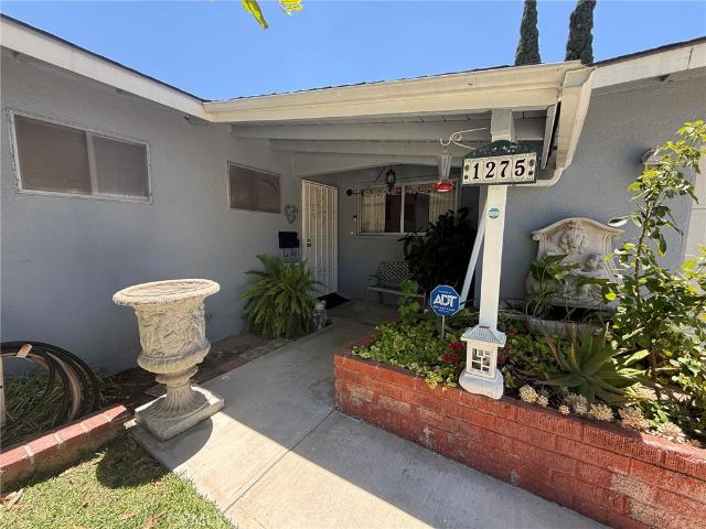 1275 E 37th