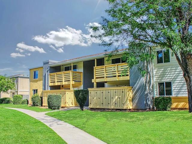 1275 S Winery Ave, Fresno, CA 93727