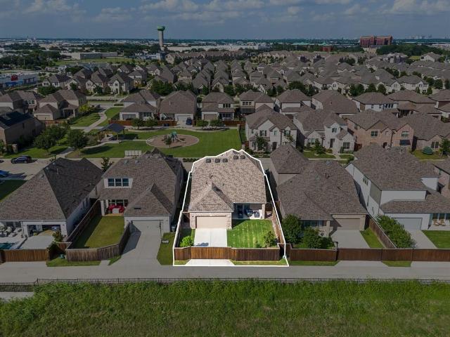 12767 Royal Oaks Lane