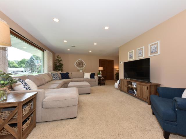 12765 Winthrop Ct