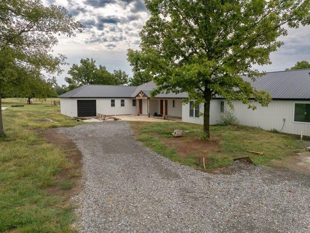 12765 S 431 Rd, Chouteau, OK 74337