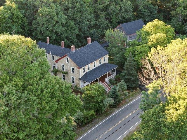 1276 County Rd, Cataumet, MA 02534