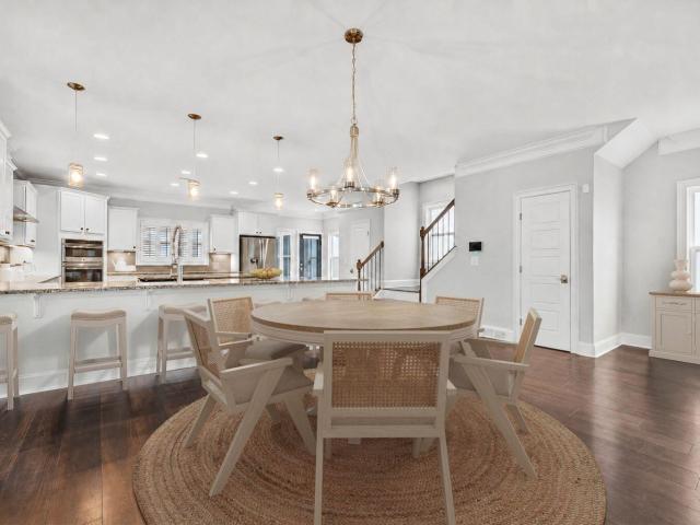 1276 Gloriosa Street