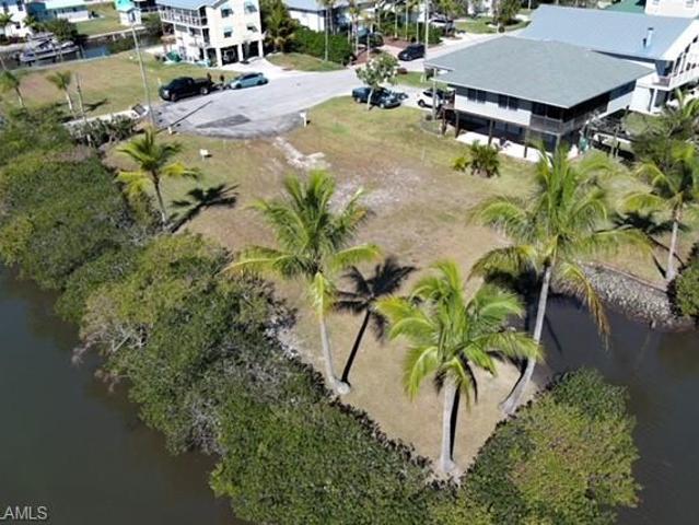 1276 Grand Canal Dr, Naples, FL 34110 | MLS #226005 | Compass