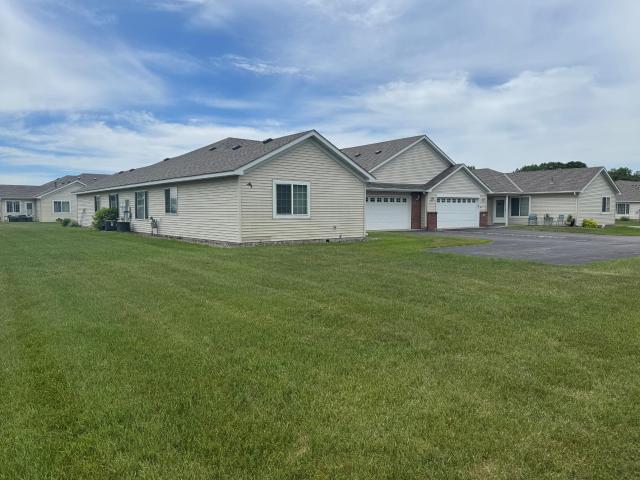 1276 Heritage Lane