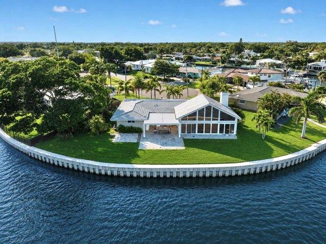 1276 37th Ave NE, Saint Petersburg, FL 33704