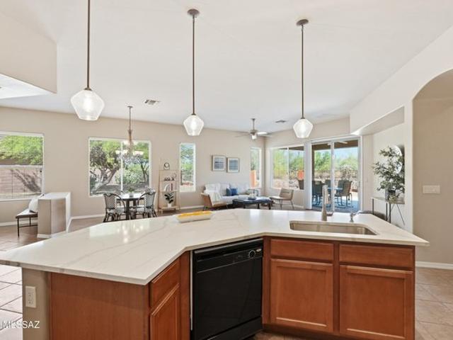 12771 N New Reflection Dr, Marana, AZ 85658