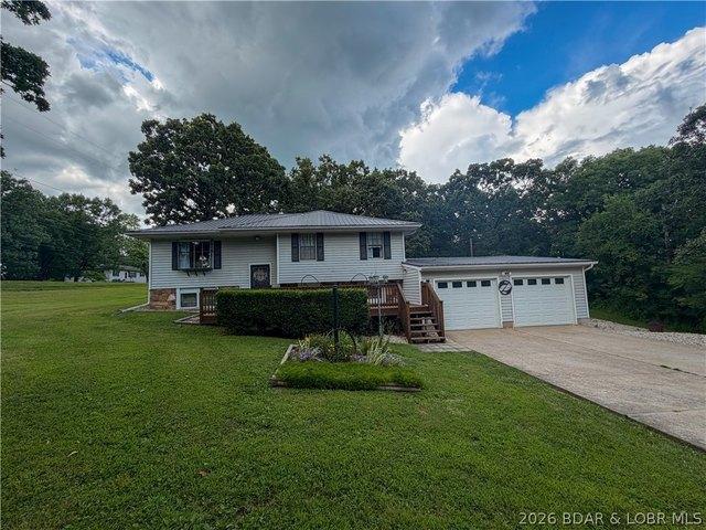 12777 Oak Leaf Dr, Versailles, MO 65084