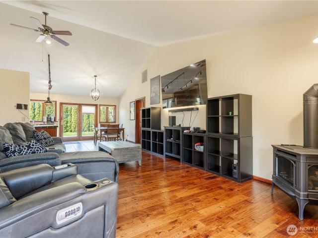 1277 Aaron Drive