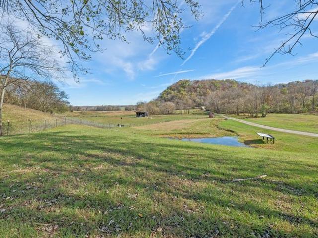 1277 Campbellsville Pike, Lynnville, TN 38472