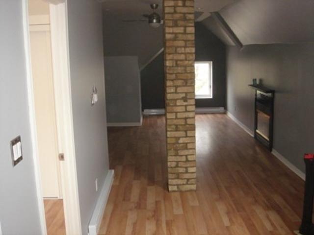 1277 Dundas St Studio, 1 Bathroom