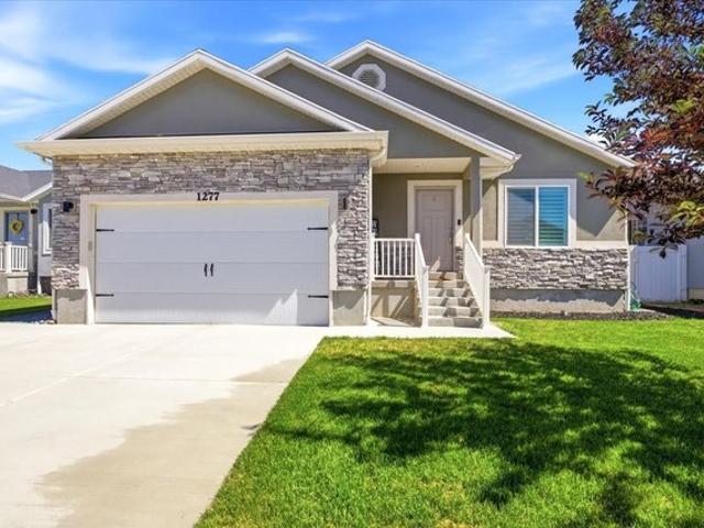 1277 E Skip St S, Eagle Mountain, UT 84005