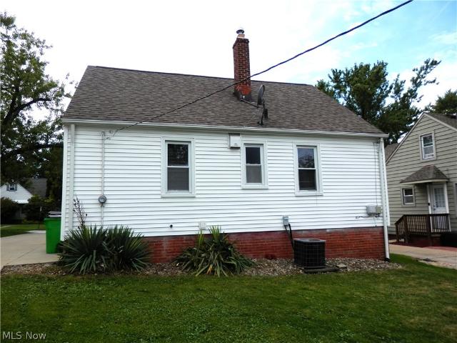 1277 Iroquois Avenue