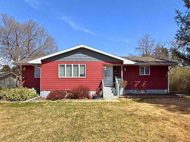 1277 L St, Burwell, NE 68823