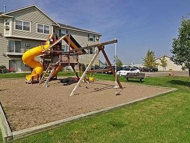1277 15th St NE, Sauk Rapids, MN 56379