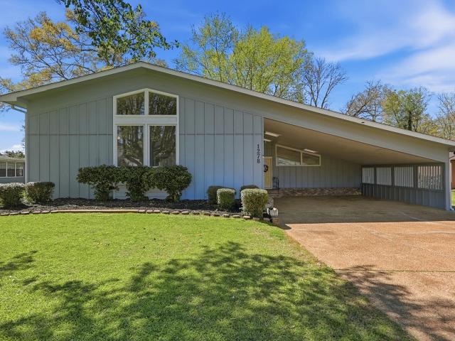 1278 Village Green Dr, Hixson, TN 37343 | MLS #1531