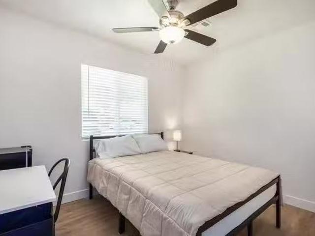 #12797: Room in 8 Bed 3 Bath