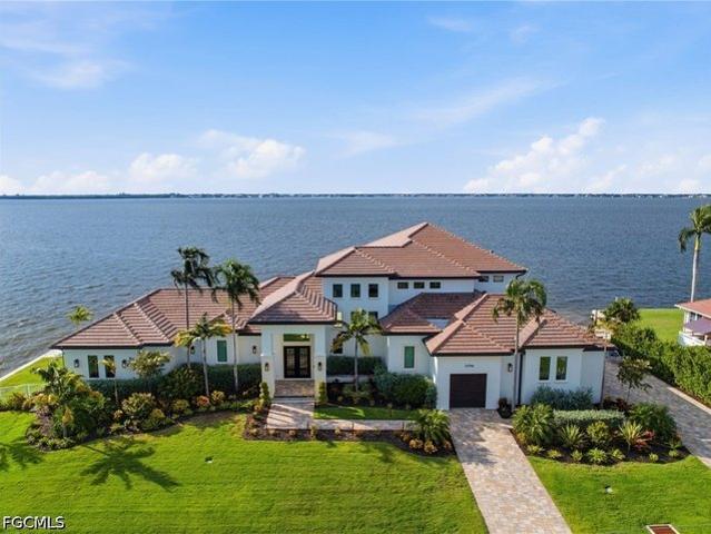 12798 Dennis Dr, Fort Myers, FL 33908
