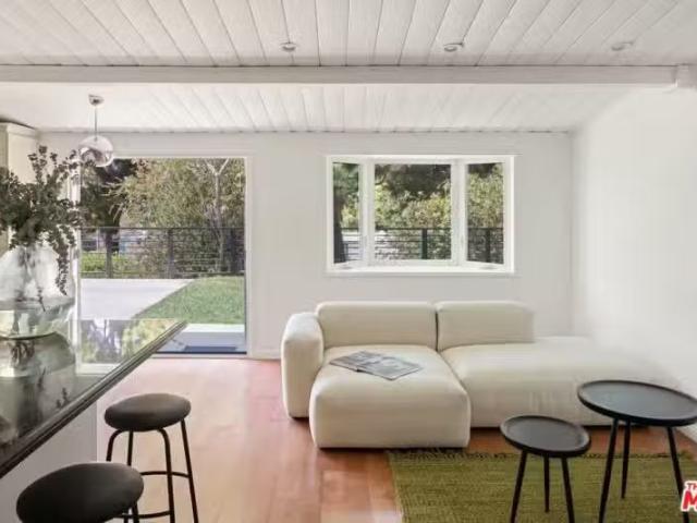 1279 El Hito Cir, Pacific Palisades, CA 90272